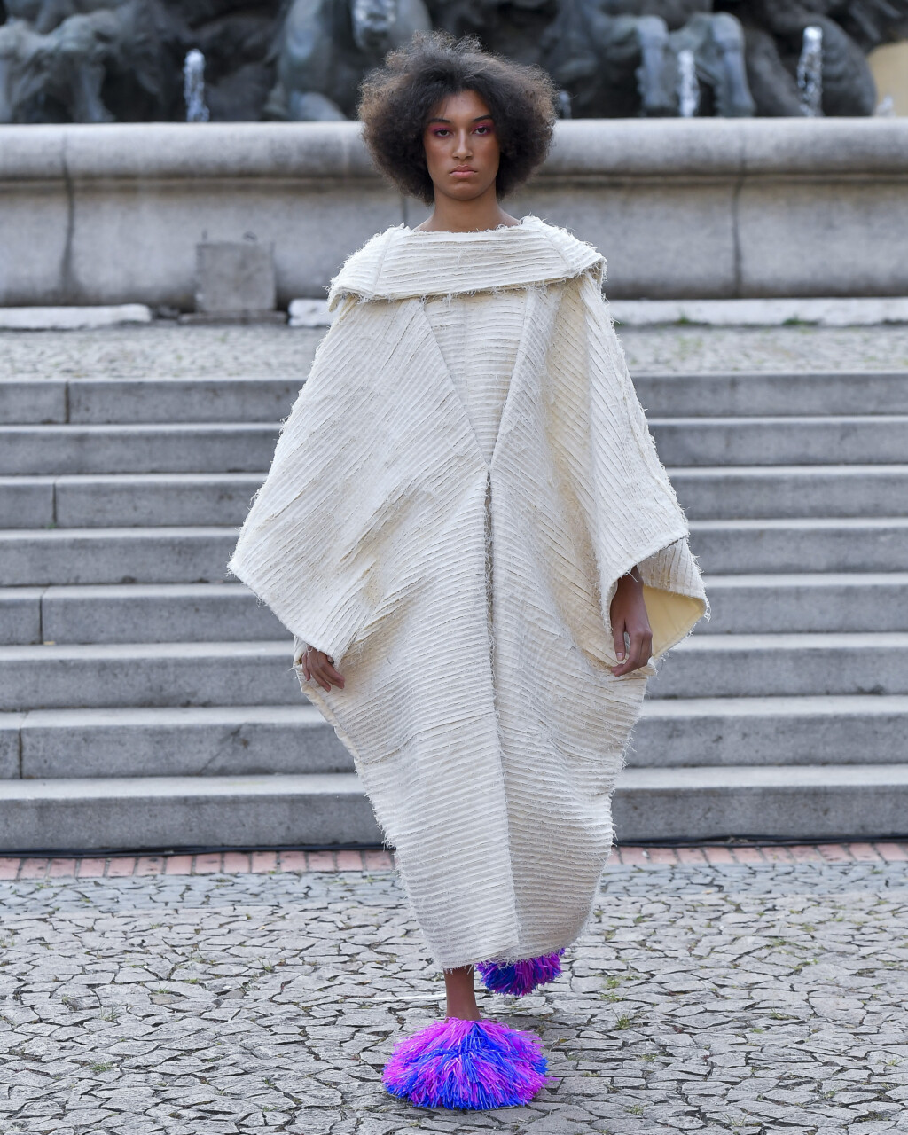"Autopoiese": O Verdejante Baile da Moda de Leandro Castro - House of ...